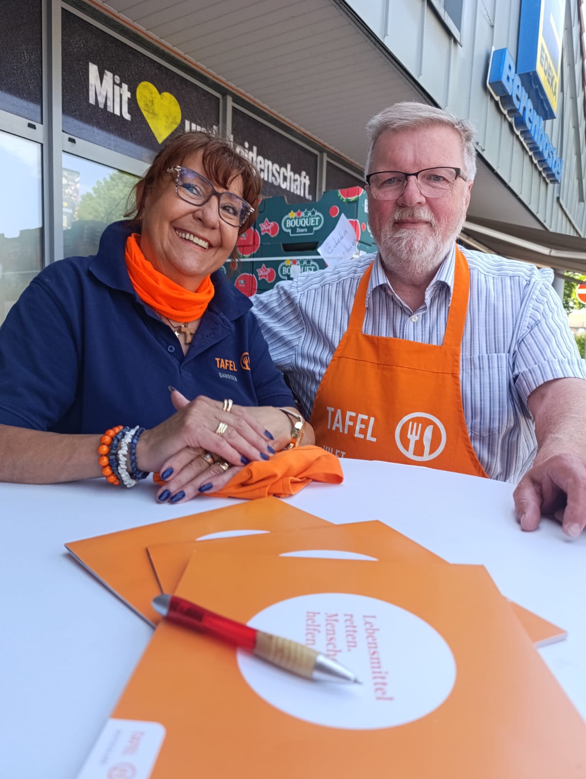 Erfolgreiche „Kauf eins mehr“-Aktion bei Edeka Berenbostel – Tafel ...
